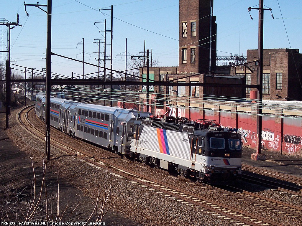 NJT 4428 on the aces